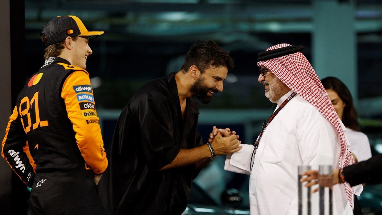 Oscar Piastri Claims Stunning Pole Position at Bahrain GP